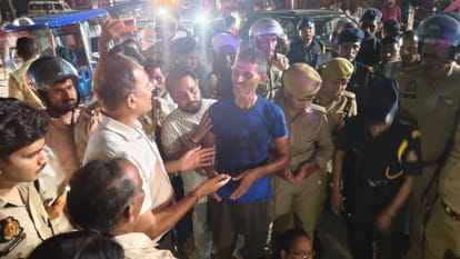 Girl Dies Due To Snakebite, Road Blocked Due To Allegation Of ...