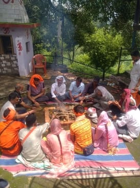 Havan Yagna Was Organized In Tadkeshwar Mahadev Temple Bandla ...