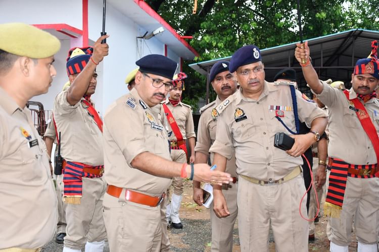 Adg Pac Inspected The Training Center - Gonda News - Gonda News:एडीजी पीएसी ने ट्रेनिंग सेंटर का ...