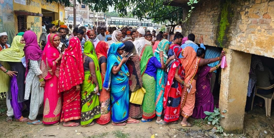 Urea Is Being Sold At Rs 550 Per Bag - Bahraich News - Bahraich News ...
