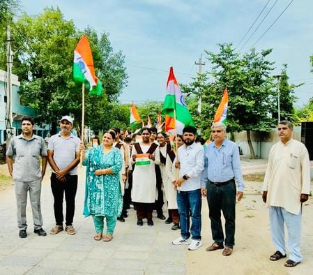 Students Took Out A Tricolor Rally - Mahendragarh/narnaul News ...