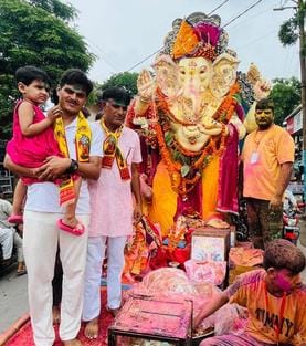 Ganesh Chaturthi Festival Concluded By Throwing Abir Gulal - Meerut ...