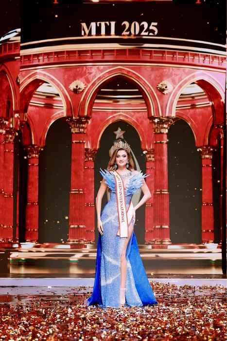 Jaipur: Spain's Lorena Ruiz Crowned Miss Teen International 2025; India ...