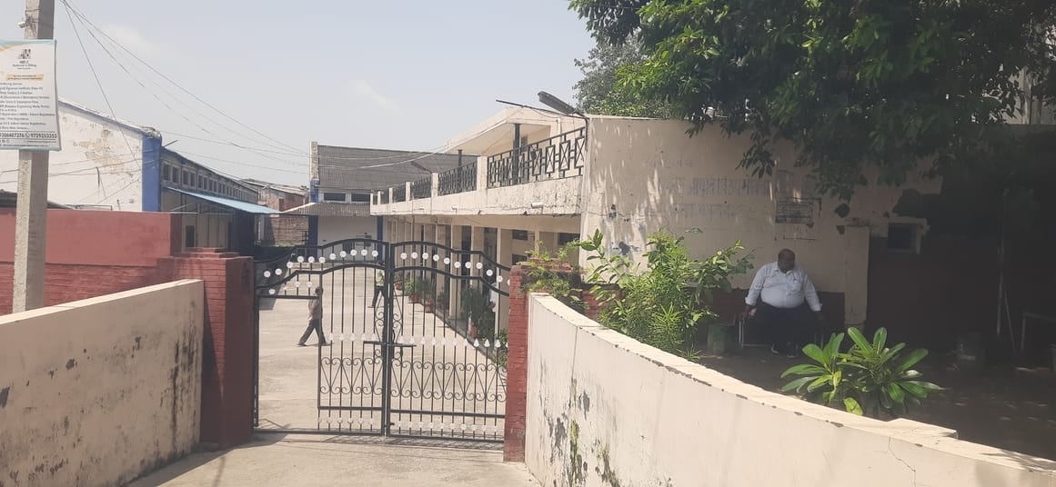 Ration Started Being Distributed Due To Pos Machine Operation - Yamuna ...