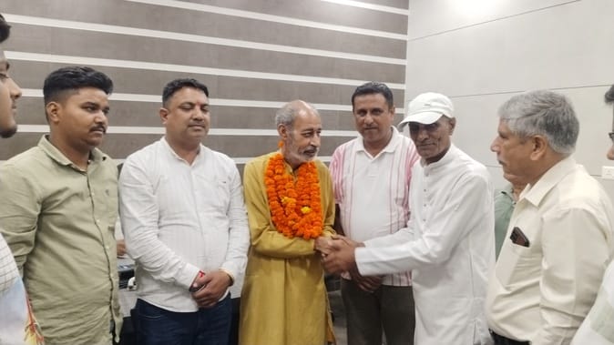 There Is A Shortage Of 45 Pharmacists In The District. Ishwar Lal ...
