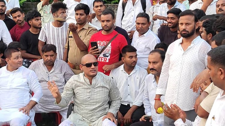 Former Bjp Mla Holds Mahapanchayat, Says He Will Boycott Shopkeepers ...