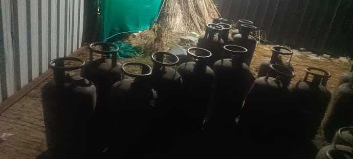 Lpg Black Marketing Begins During Festivals, 11 Filled Cylinders Found ...