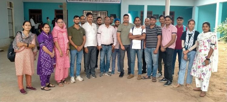 Patwaris Expressed Their Anger By Wearing Black Bands Over Their ...