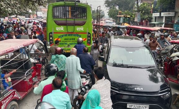 Chaotic Traffic Jams Cause Problems For 20,000 People Every Day ...