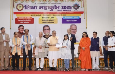 Dr. Nahid Of Mansoorpur Received The Best Researcher Award In Mohali ...