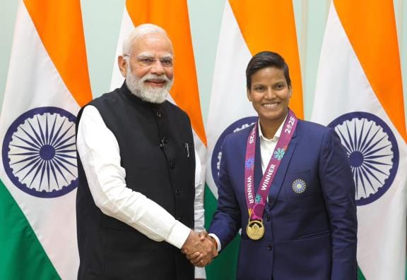 Pm Modi Told Deepti That Your Bullying Is Very Prevalent In The Field ...