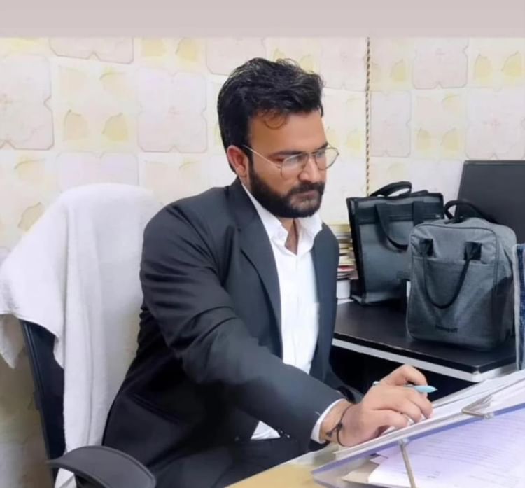 A Horrific Accidentcar Caught Fire After Colliding With A Truck, Killing Kaithal's Ada And His ...