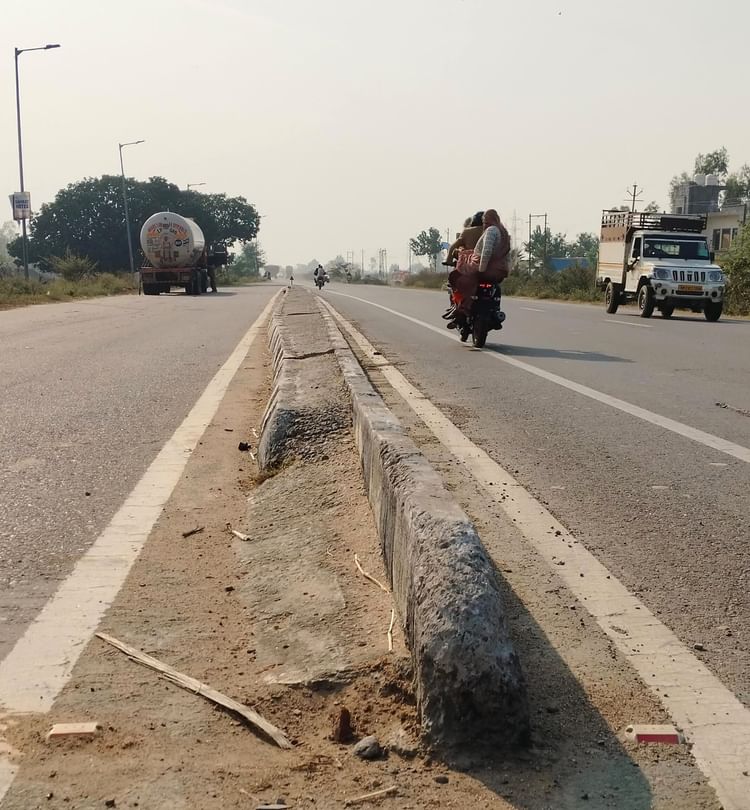 Dividers Are Broken, Indicators Are Missing, And Safety Measures In The Fog Are Inadequate ...