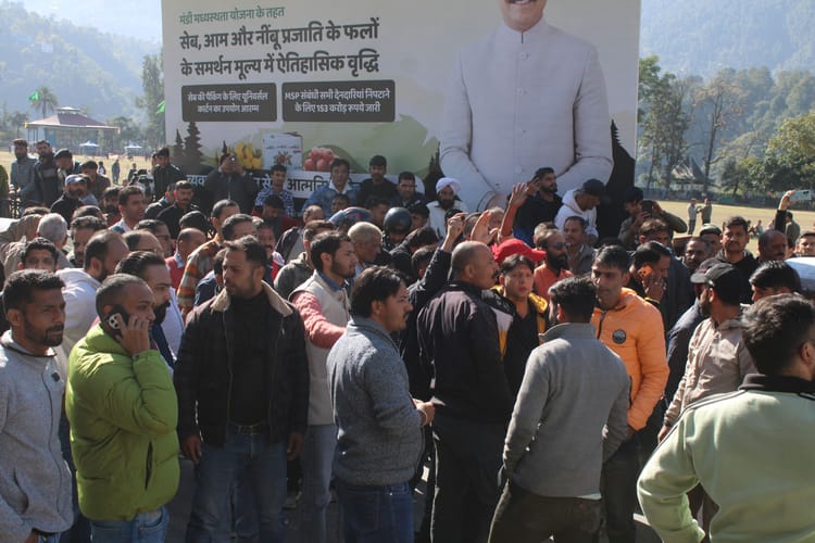 The Chaos Continued Throughout The Day, With Slogans And Traffic Jams ...