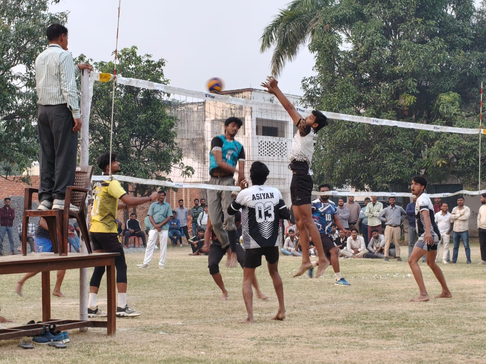 Lambhua's Team Won In Volleyball - Amethi News - Amethi News:वॉलीबाॅल ...