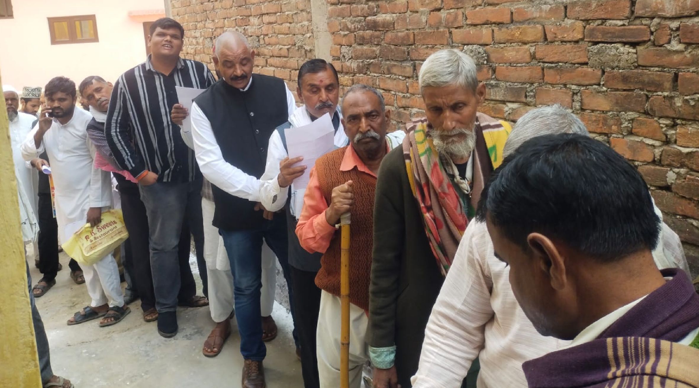 72 Units, Electricity Bill Of 12 Thousand Sent - Amethi News - Amethi ...