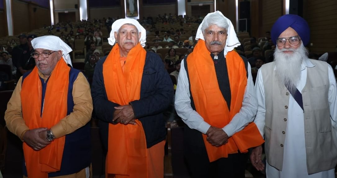 Guru Tegh Bahadur Sacrificed His Life To Protect Humanity And Religion ...