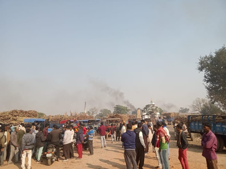Farmers Got Angry When Crusher Operators Refused To Buy Sugarcane And ...
