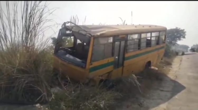 School Bus Hits Mound Of Mud, One Student Injured - Meerut News ...