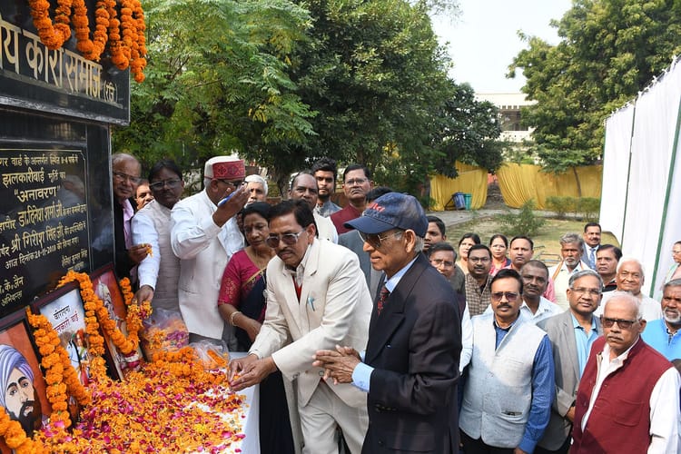 Remembering Jhalkari Bai On Her Birth Anniversary - Lucknow News ...