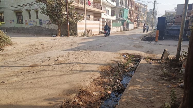 Dust Clouds Are Flying In Baddi Housing Board Colony. - Solan News ...