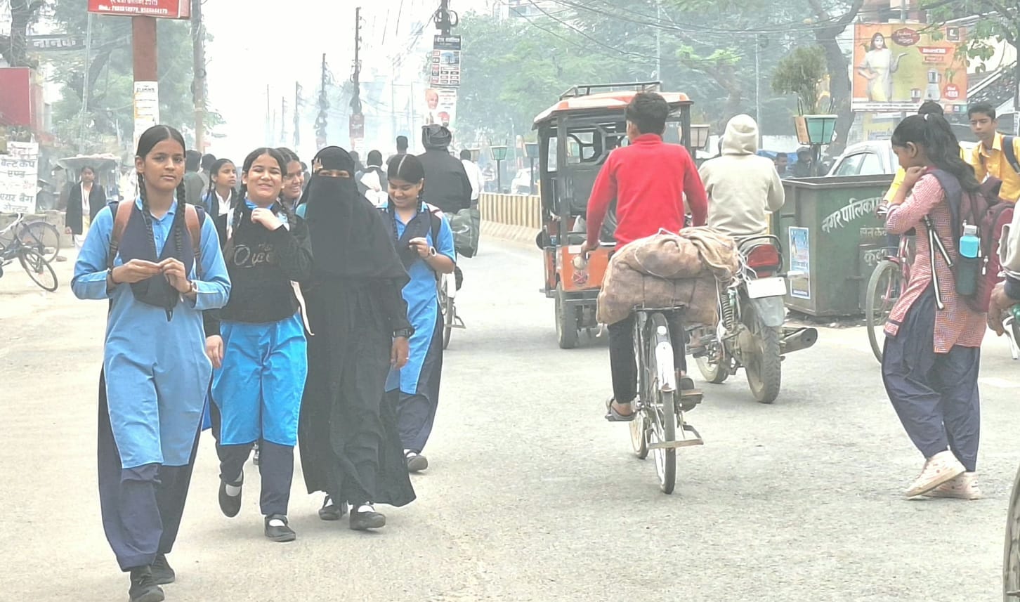 Bihar News:पटना में बढ़ते ठंड के कारण सभी स्कूलों का समय बदला, अब सुबह ...
