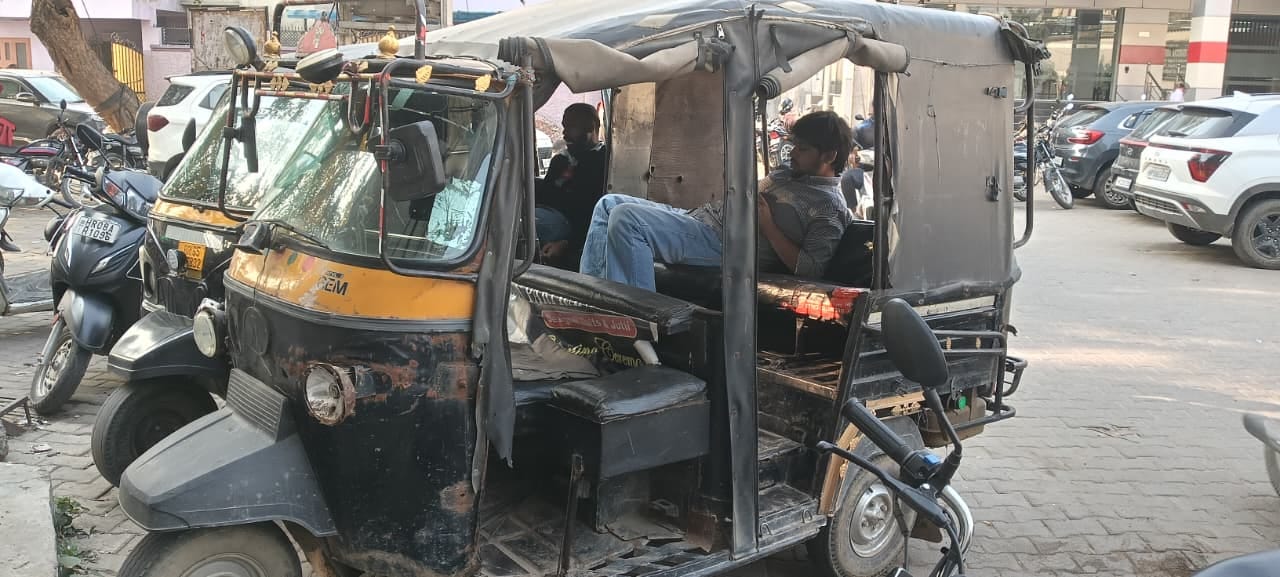 Over 700 Autos And E-rickshaws Plying Without Number Plates - Kaithal ...