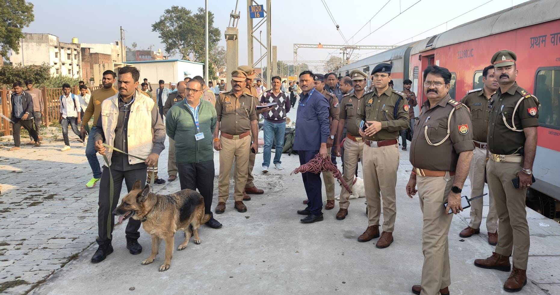 Bomb Alert Triggers Panic In Ganga-sutlej, One Arrested - Noida News - Noida News:गंगा-सतलुज में ...