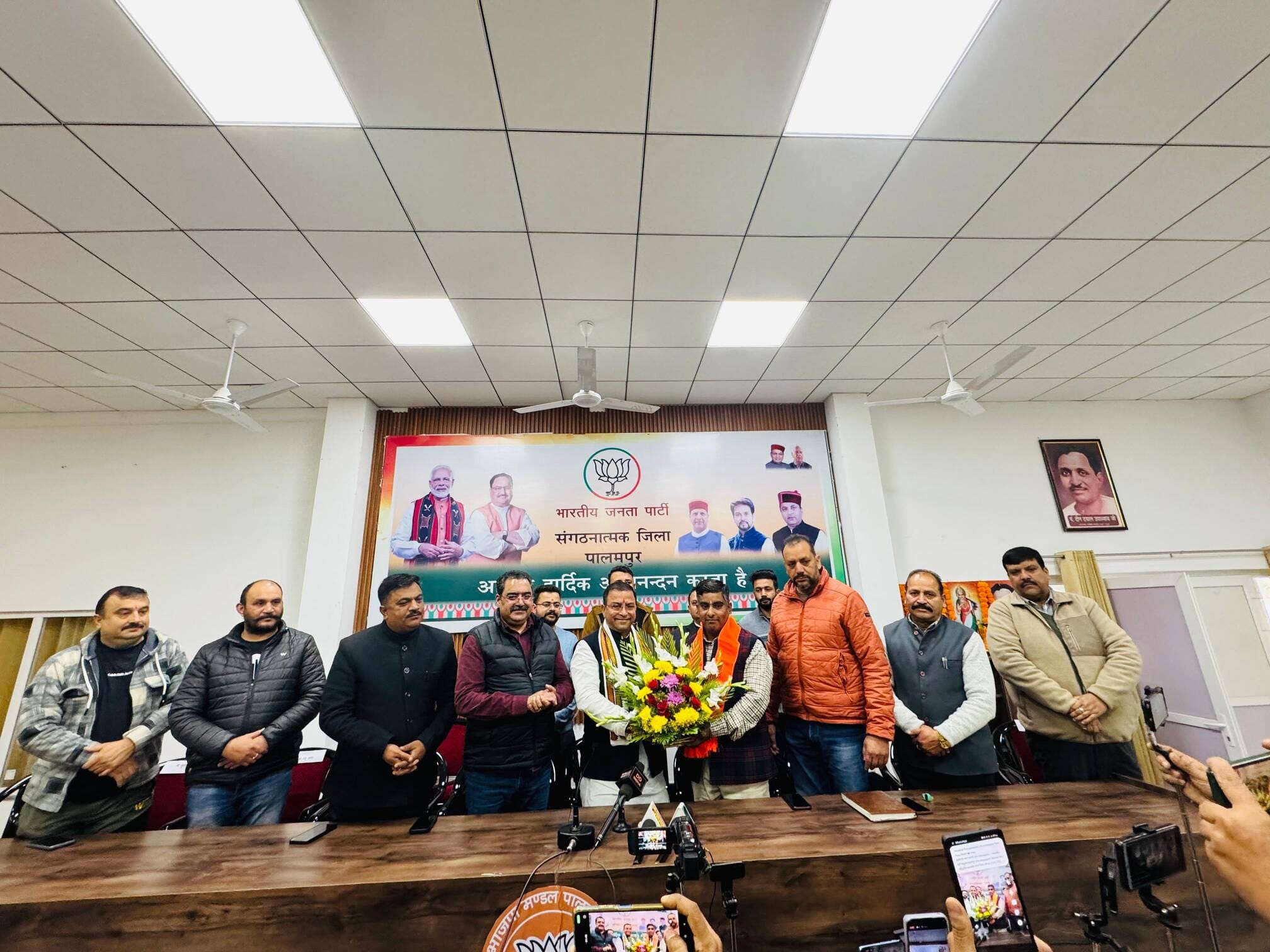 Congress Councilor Anish Nag Joins Bjp - Kangra News - Kangra News ...