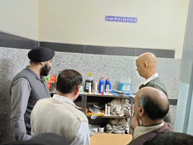 Checking Arrangements From Kitchen To Toilet Cleaner At The Junction - Jind News - Jind News ...