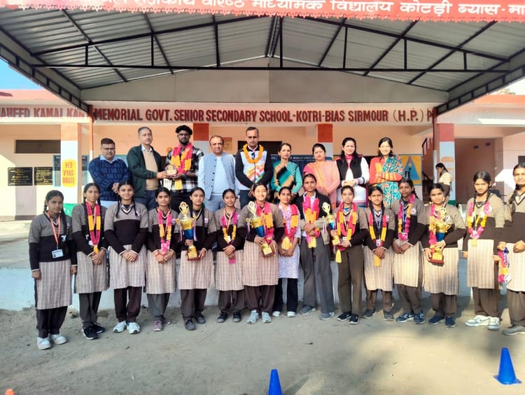 Ragvi Team Welcome In Kotdi Vayas School - Sirmour News - Sirmour News ...