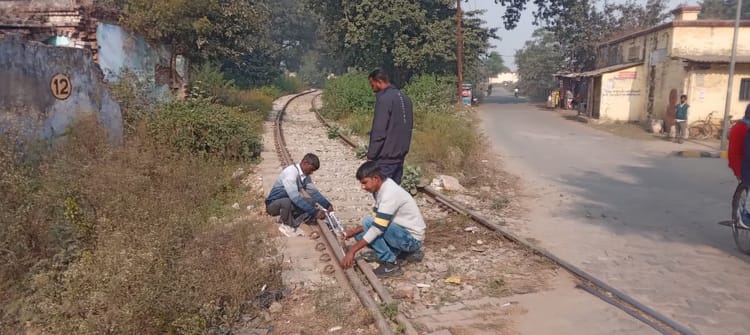 Overhead Electric Line Will Be Built From The Junction To The Butt ...