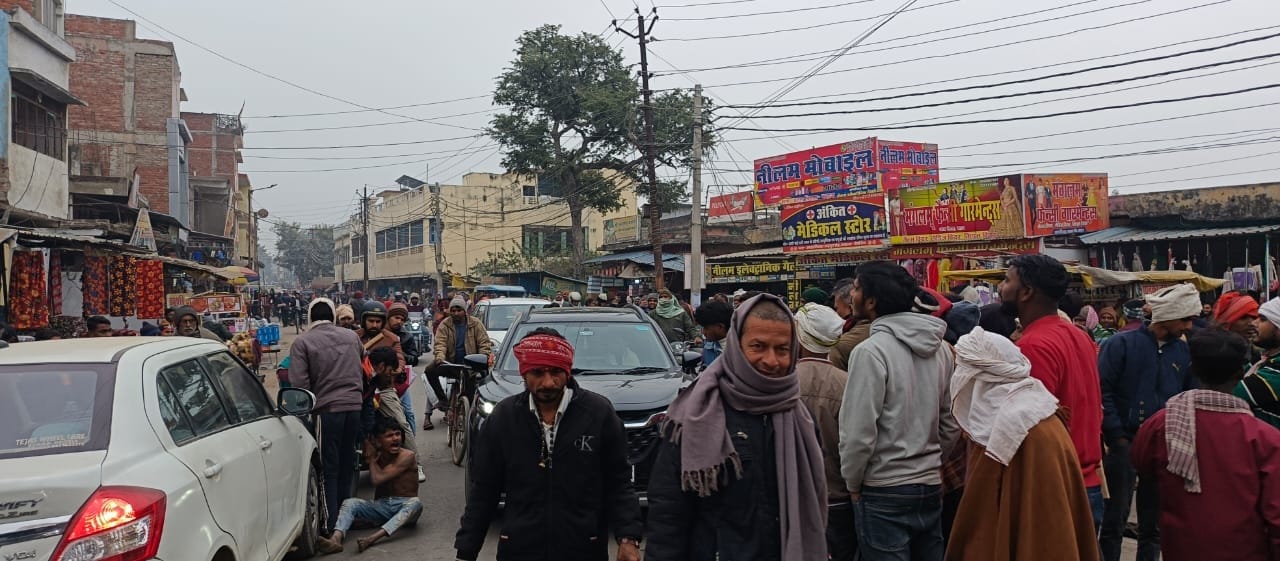 The Youth Created A Ruckus On The Road, Causing Traffic Jam. - Deoria ...