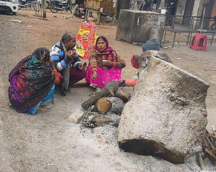 Strong Westerly Winds Increase Cold, People Shiver - Amethi News ...