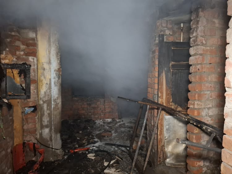A House Near Kalandar Chowk Caught Fire With An Explosion, Household ...