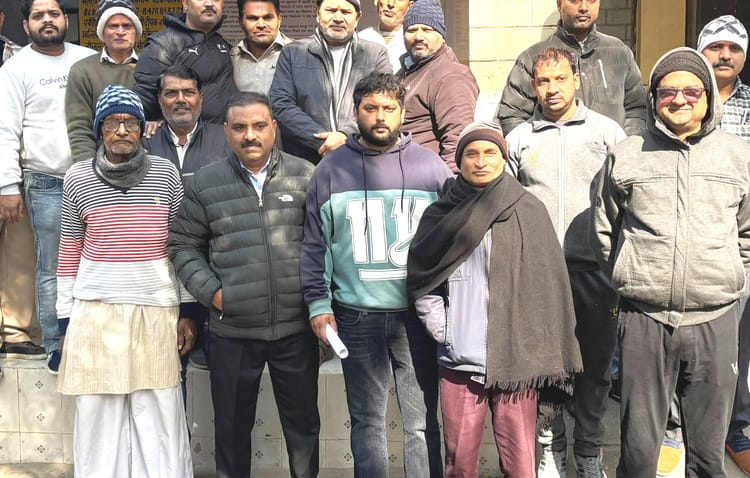 Traders Get Angry Over Closure Of Road Construction Work - Meerut News ...