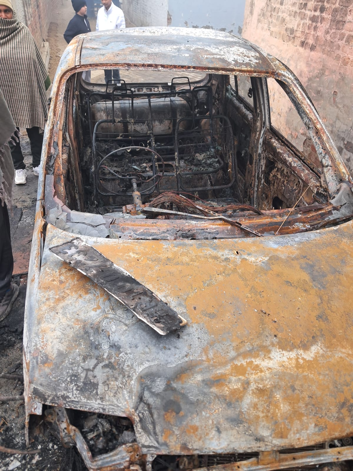 A Car Parked In The Street Caught Fire, Investigation Started - Sonipat ...