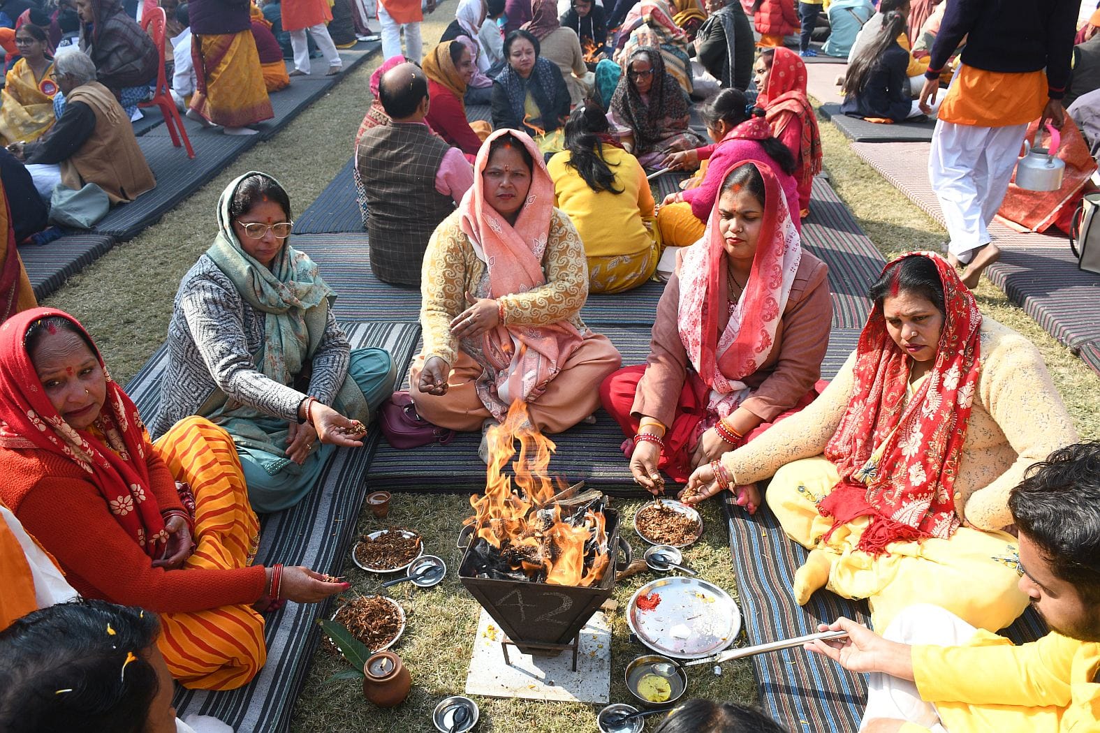 1.51 Lakh Offerings Were Made In The 51 Kundiya Yagna - Lucknow News ...