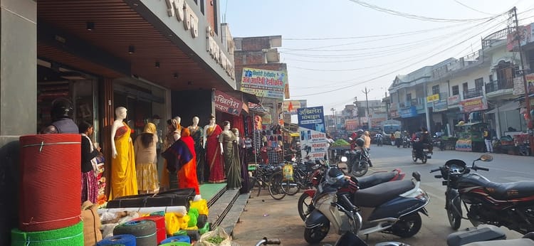 Weekly Shutdown In Gosaiganj Ineffective, Shops Remain Open - Ayodhya ...