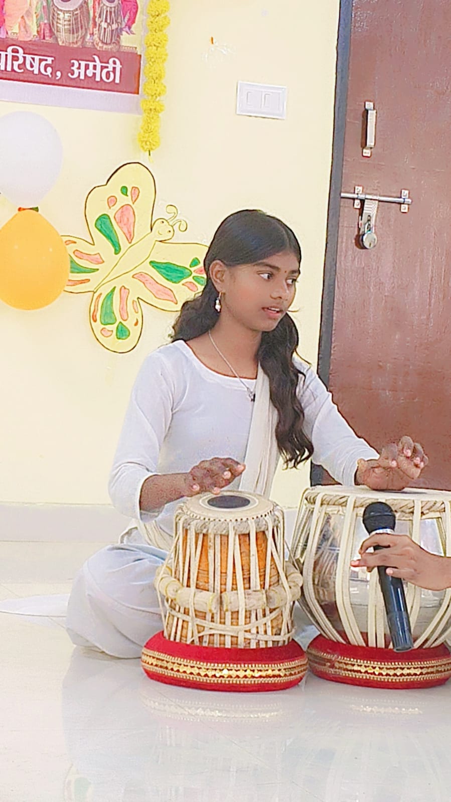 Priya Wins In Solo Singing - Amethi News - Amethi News:एकल गायन में ...