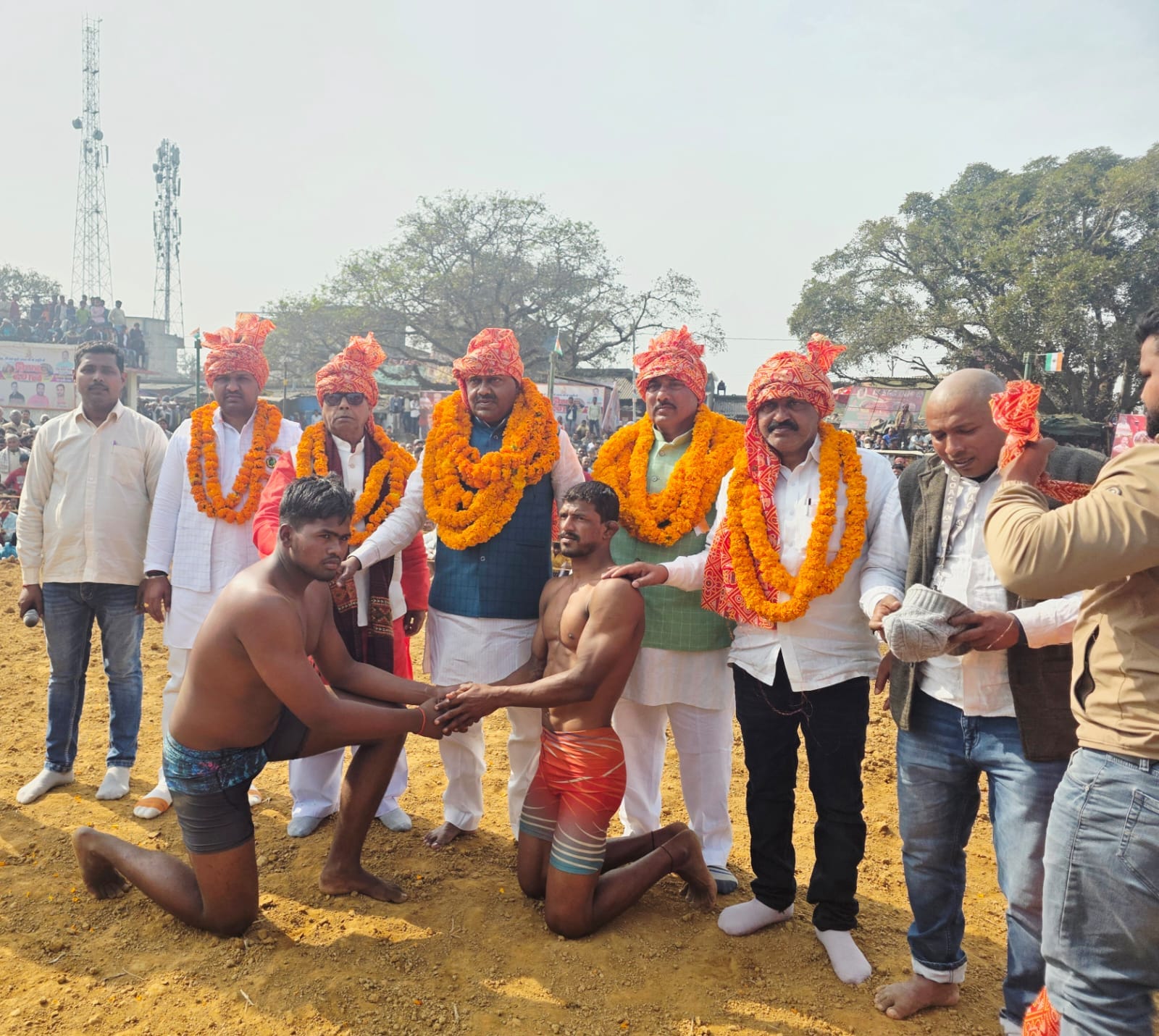 Anshika Shows Khushboo The Sky In 10 Seconds - Sant Kabir Nagar News ...