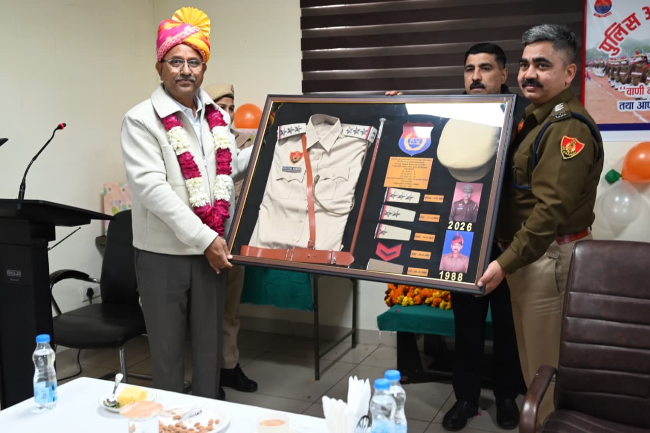 Acp Ajit Singh Gave A Heartfelt Farewell To The Five Retired Officers ...