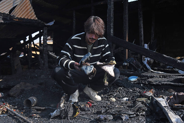 Srinagar, Fire In 10 Houses, Batmalu, Chattabal - Srinagar News ...