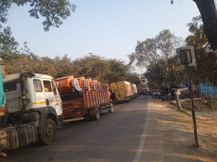 Ghazipur-bharauli Road Jammed For 27 Hours - Ghazipur News - Ghazipur ...