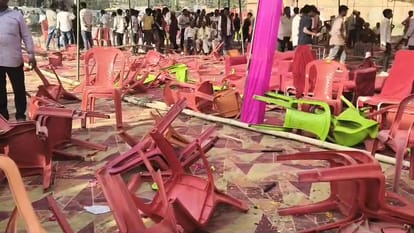 Holi Milan: Jahiya Radar Pe Aa Jaaba Tu... Caused Uproar, Chairs Broken ...