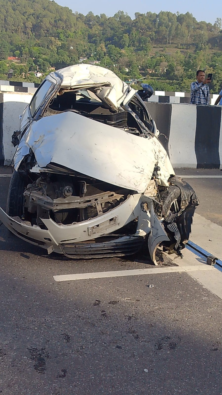 14-year-old Student Dies After Car Hits Parapet And Overturns - Kangra ...