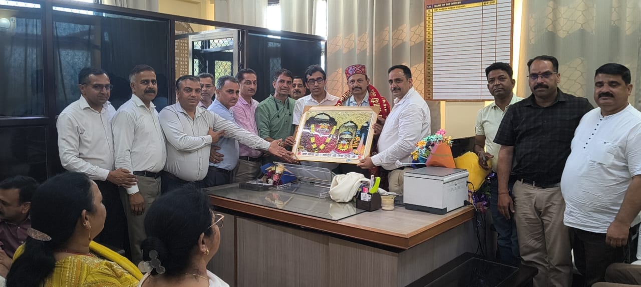 Teachers Meet With Director - Bilaspur News - Bilaspur News:राजकीय ...