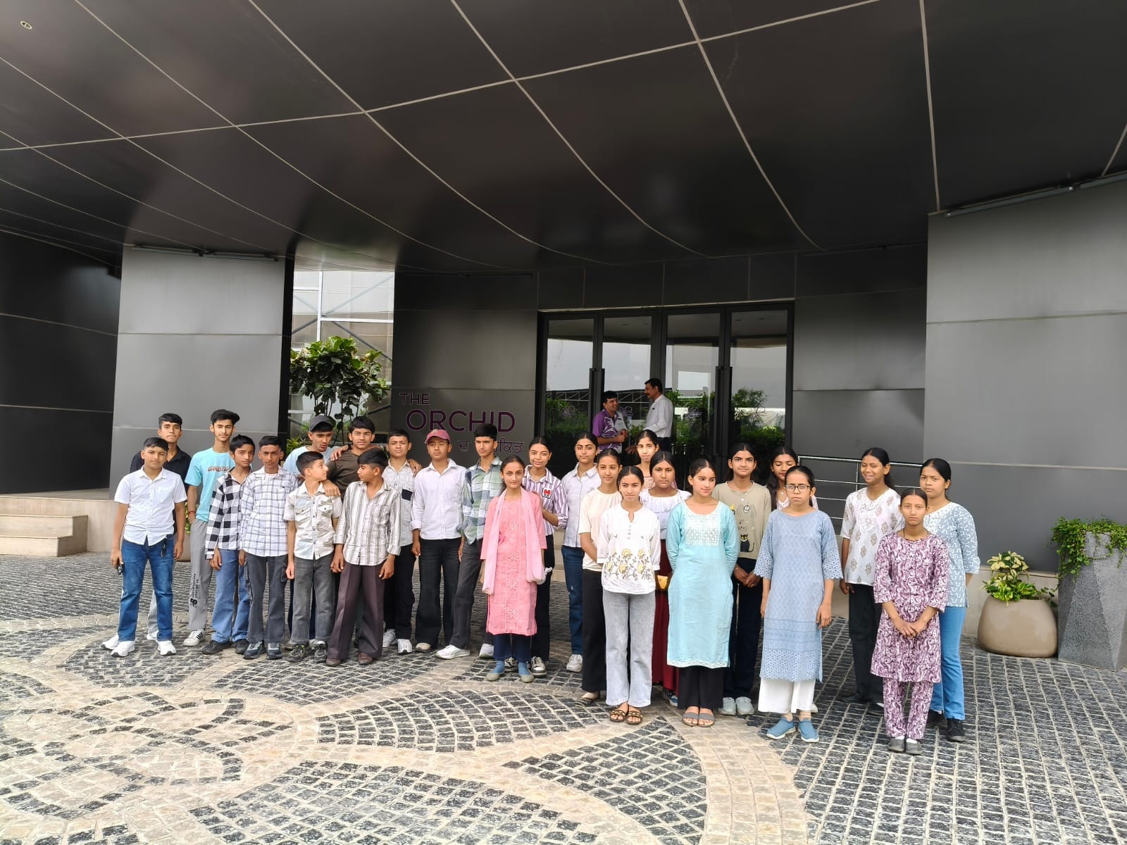 Brilliant Students Of Jukhaala School Get Industry Exposure - Bilaspur ...