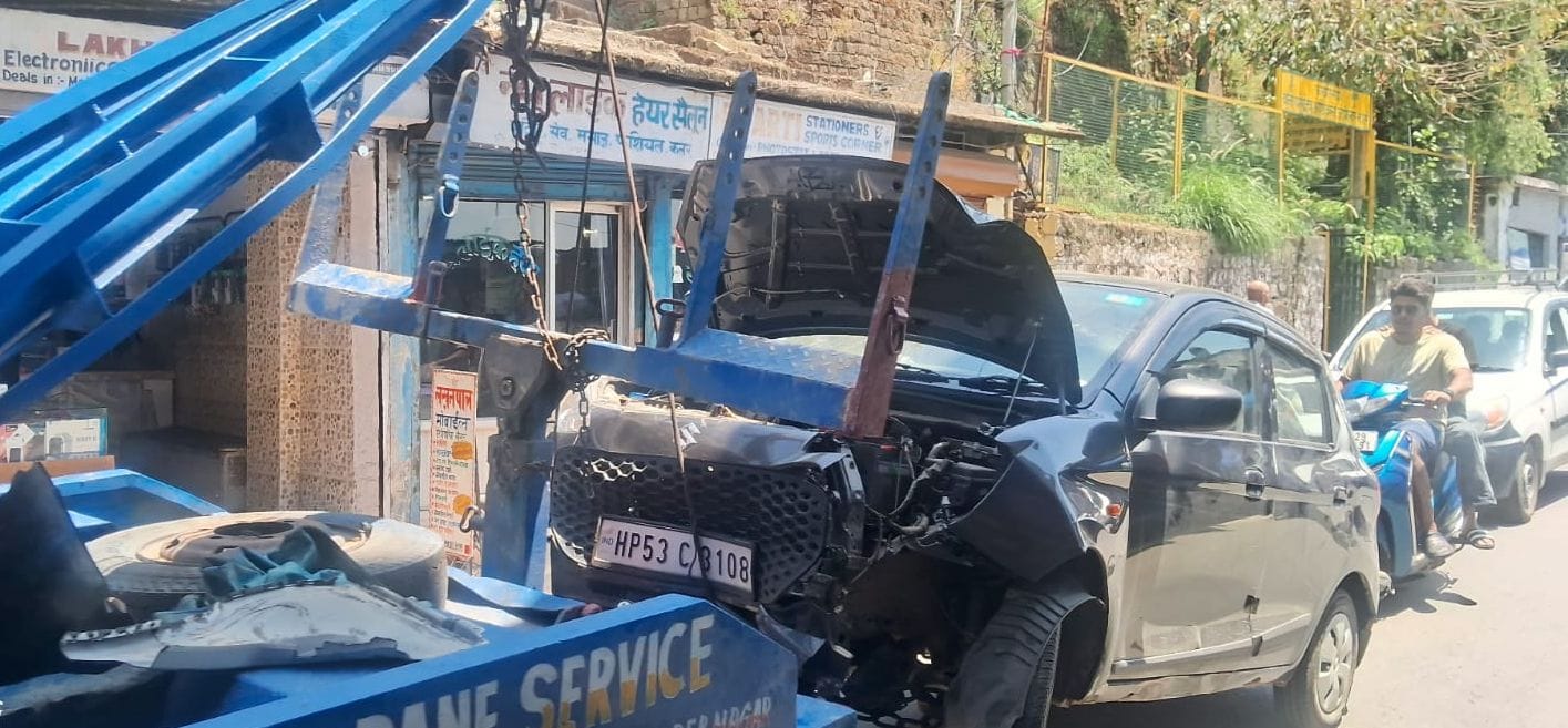 Car Crashes Into Shop After Hitting Parapet, Two Injured - Mandi News ...