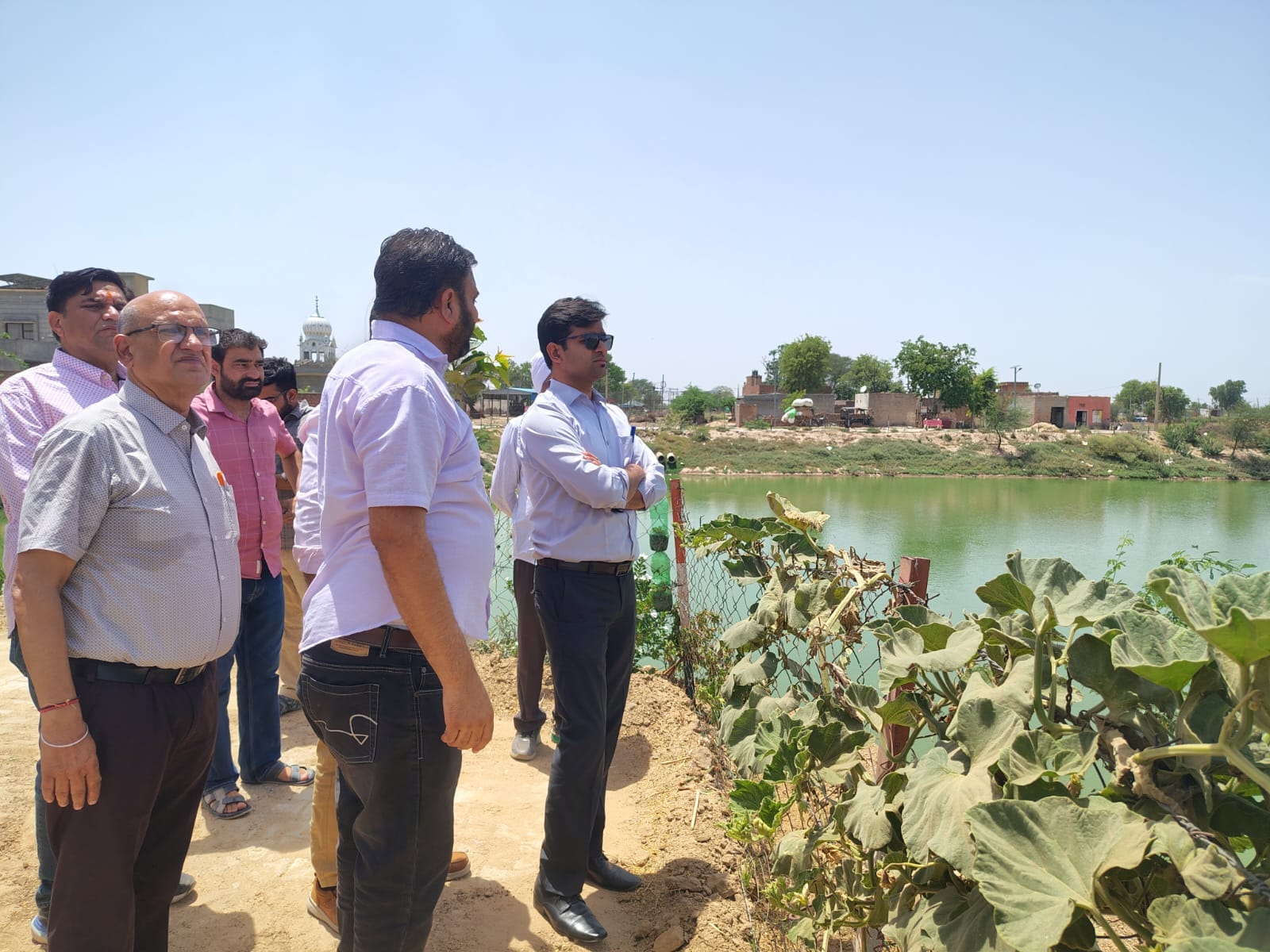 Adc Inspected Amrit Sarovar - Sirsa News - Sirsa News:अमृत सरोवर को ...